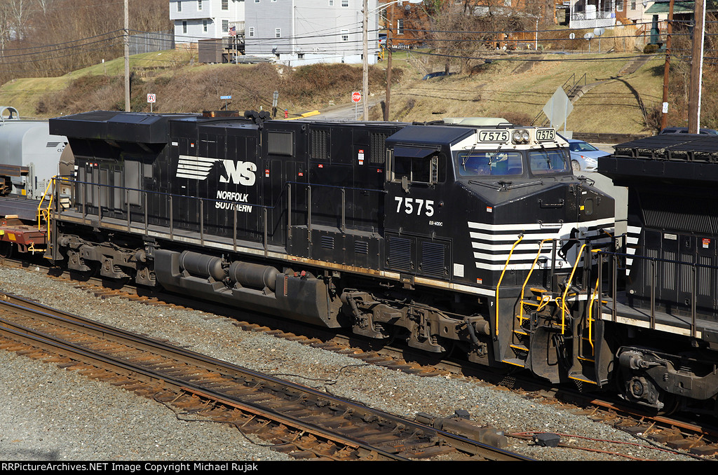 NS 7575
